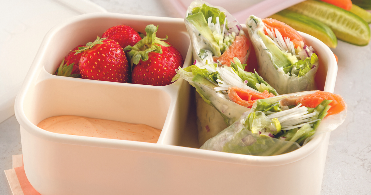 Rouleaux de printemps au saumon fumé et fromage aux herbes | Recette ...